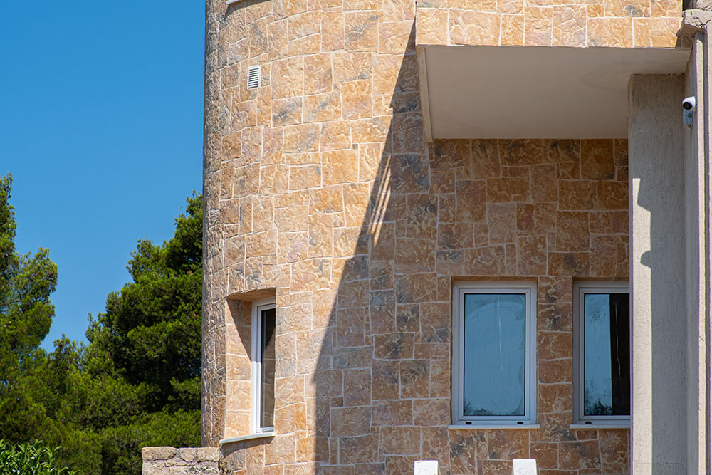 Ανακαίνιση σπιτιού ΠΡΙΝ - ΜΕΤΑ - LysigiaYgrasia.gr | ΠΕΤΡΑ